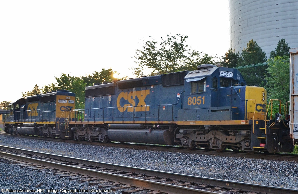 CSX 8071 & 8051 run into the sunrise.